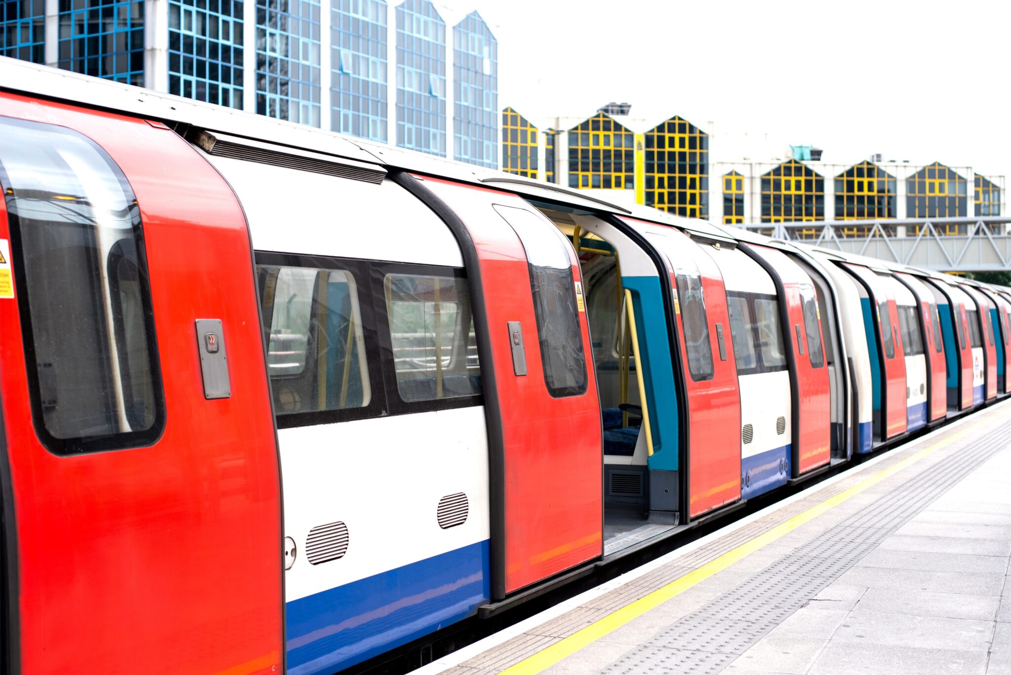 Fake TfL Inspectors Stealing Money from Contactless Cards – A New Scam ...